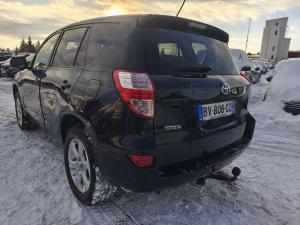 Black Toyota RAV4 2011 in Utena, with an engine capacity of 2.20 L and mileage of 253 thousand km for 7499 €, photo 4 on AUTOMOTO.COM.LV