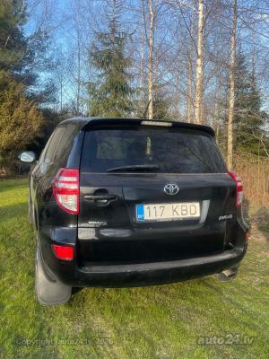 Black Toyota RAV4 2011 in Paide, with an engine capacity of 2.20 L and mileage of 265 thousand km for 8000 €, photo 13 on AUTOMOTO.COM.LV