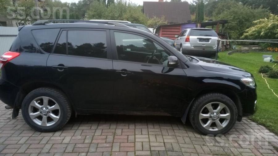 Melns Toyota RAV4 2011 Rīga, ar dzinēja tilpumu 2.20 L un nobraukumu 230 tūkst. km par 7550 €, foto 1 vietnē AUTOMOTO.COM.LV