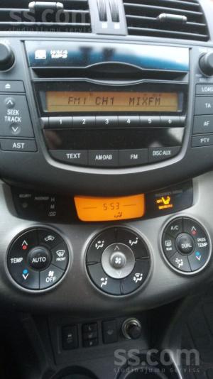 Melns Toyota RAV4 2011 Rīga, ar dzinēja tilpumu 2.20 L un nobraukumu 230 tūkst. km par 7550 €, foto 7 vietnē AUTOMOTO.COM.LV