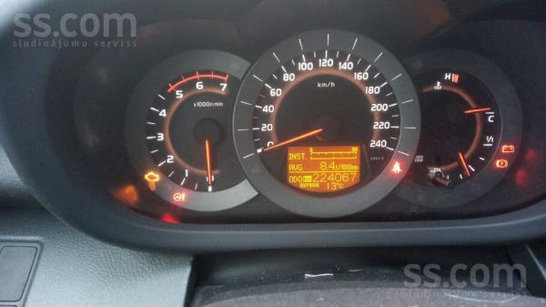 Melns Toyota RAV4 2011 Rīga, ar dzinēja tilpumu 2.20 L un nobraukumu 230 tūkst. km par 7550 €, foto 7 vietnē AUTOMOTO.COM.LV