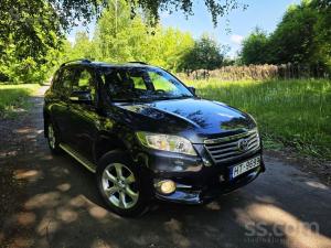 Black Toyota RAV4 2011 in Riga, with an engine capacity of 2.20 L and mileage of 191 thousand km for 7300 €, photo  on AUTOMOTO.COM.LV