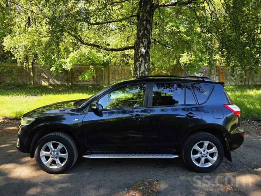 Melns Toyota RAV4 2011 Rīga, ar dzinēja tilpumu 2.20 L un nobraukumu 191 tūkst. km par 7300 €, foto 7 vietnē AUTOMOTO.COM.LV