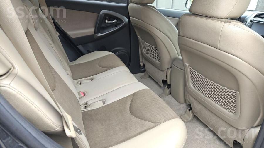 Melns Toyota RAV4 2011 Rīga, ar dzinēja tilpumu 2.20 L un nobraukumu 191 tūkst. km par 7300 €, foto 10 vietnē AUTOMOTO.COM.LV