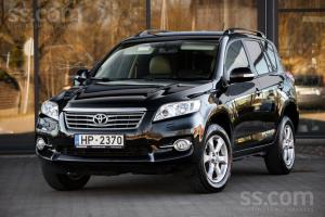Black Toyota RAV4 2011 in Jelgava, with an engine capacity of 2.00 L and mileage of 145 thousand km for 11500 €, photo 3 on AUTOMOTO.COM.LV