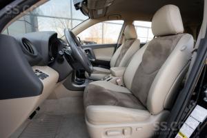 Black Toyota RAV4 2011 in Jelgava, with an engine capacity of 2.00 L and mileage of 145 thousand km for 11500 €, photo 18 on AUTOMOTO.COM.LV