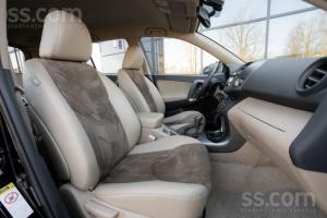 Black Toyota RAV4 2011 in Jelgava, with an engine capacity of 2.00 L and mileage of 145 thousand km for 11500 €, photo 19 on AUTOMOTO.COM.LV