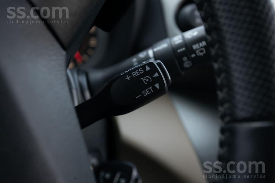 Black Toyota RAV4 2011 in Jelgava, with an engine capacity of 2.00 L and mileage of 145 thousand km for 11500 €, photo 27 on AUTOMOTO.COM.LV