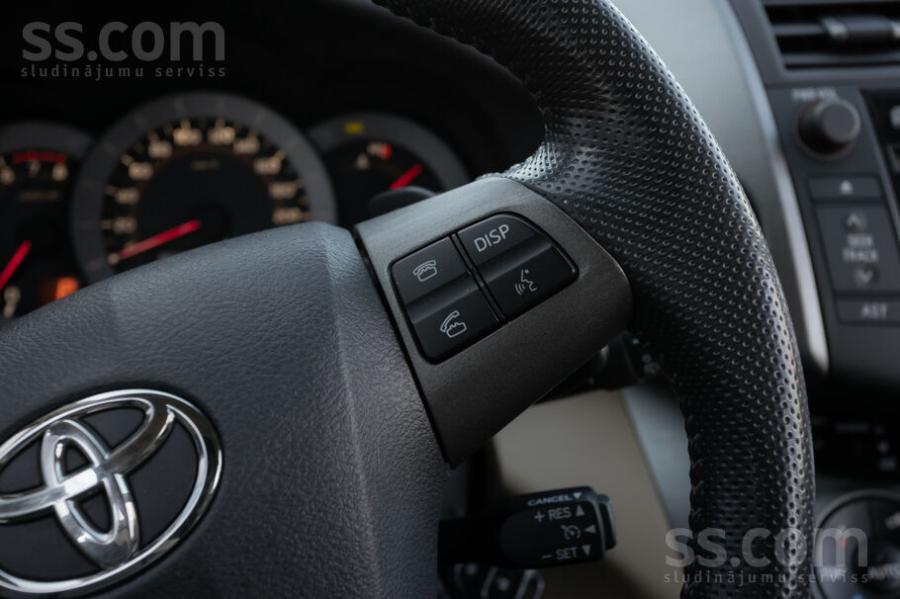 Black Toyota RAV4 2011 in Jelgava, with an engine capacity of 2.00 L and mileage of 145 thousand km for 11500 €, photo 28 on AUTOMOTO.COM.LV