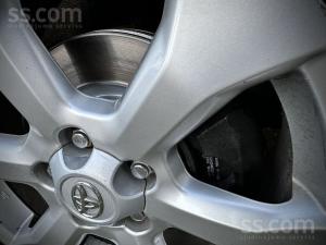 Black Toyota RAV4 2011 in Jelgava, with an engine capacity of 2.00 L and mileage of 145 thousand km for 11500 €, photo 35 on AUTOMOTO.COM.LV