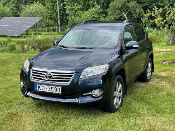 Melns Toyota RAV4 2011 Rīga, ar dzinēja tilpumu 2.00 L un nobraukumu 215 tūkst. km par 7500 €, foto 2 vietnē AUTOMOTO.COM.LV