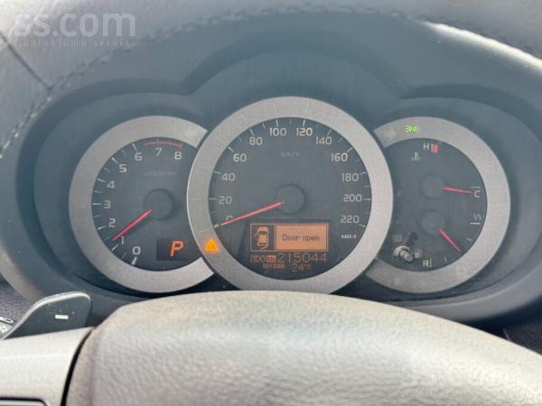 Black Toyota RAV4 2011 in Riga, with an engine capacity of 2.00 L and mileage of 215 thousand km for 7500 €, photo 9 on AUTOMOTO.COM.LV