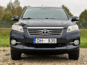 Melns Toyota RAV4 2011 Jelgava, ar dzinēja tilpumu 2.20 L un nobraukumu 231 tūkst. km par 6500 €, foto 3 vietnē AUTOMOTO.COM.LV
