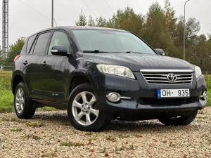 Melns Toyota RAV4 2011 Jelgava, ar dzinēja tilpumu 2.20 L un nobraukumu 231 tūkst. km par 6500 €, foto 4 vietnē AUTOMOTO.COM.LV