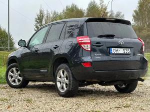 Melns Toyota RAV4 2011 Jelgava, ar dzinēja tilpumu 2.20 L un nobraukumu 231 tūkst. km par 6500 €, foto 7 vietnē AUTOMOTO.COM.LV
