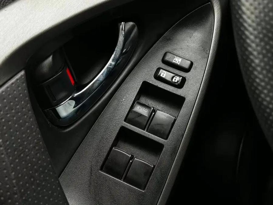 Melns Toyota RAV4 2011 Jelgava, ar dzinēja tilpumu 2.20 L un nobraukumu 231 tūkst. km par 6500 €, foto 15 vietnē AUTOMOTO.COM.LV