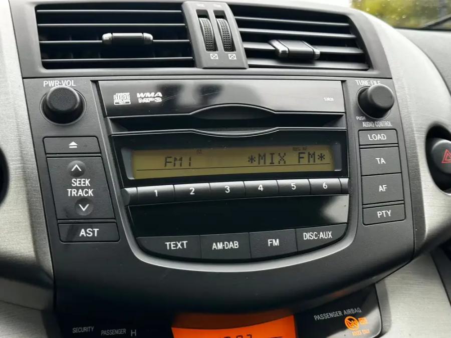 Melns Toyota RAV4 2011 Jelgava, ar dzinēja tilpumu 2.20 L un nobraukumu 231 tūkst. km par 6500 €, foto 21 vietnē AUTOMOTO.COM.LV