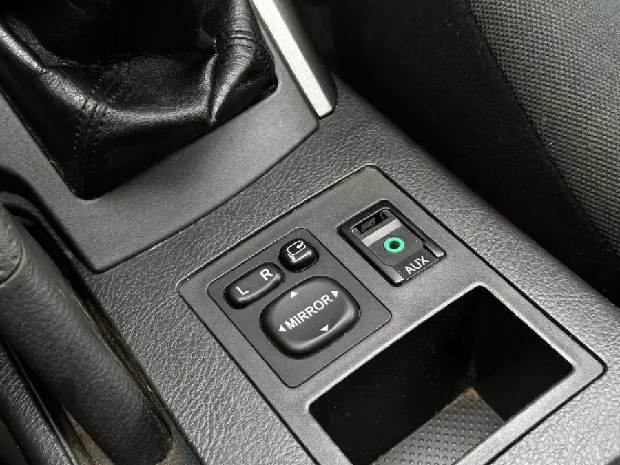 Melns Toyota RAV4 2011 Jelgava, ar dzinēja tilpumu 2.20 L un nobraukumu 231 tūkst. km par 6500 €, foto 24 vietnē AUTOMOTO.COM.LV