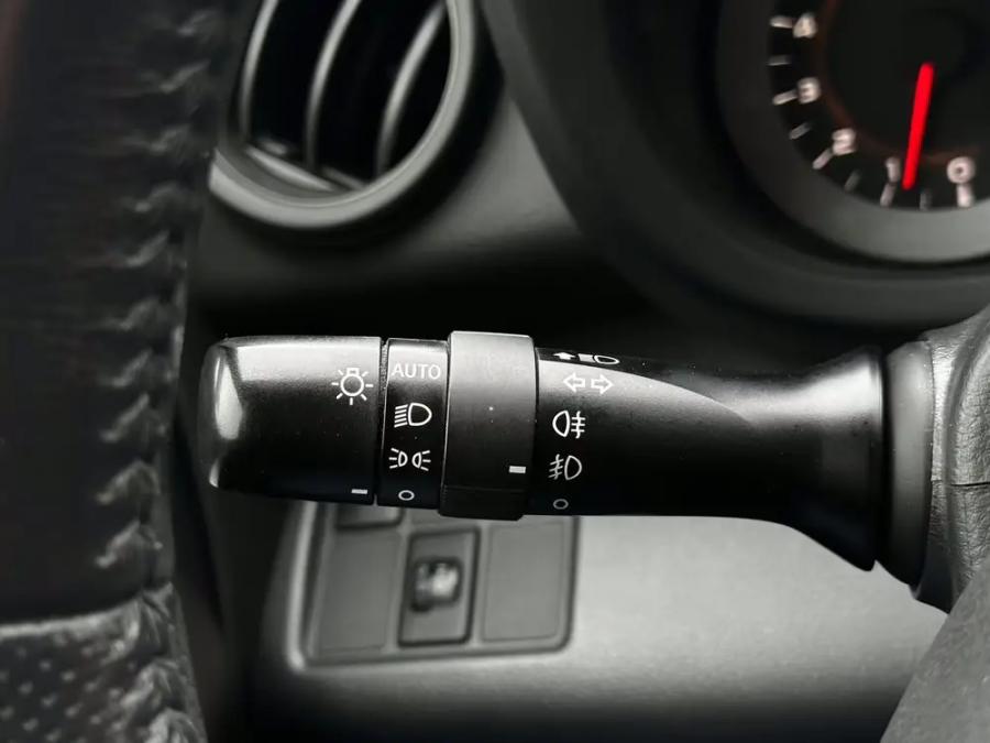Melns Toyota RAV4 2011 Jelgava, ar dzinēja tilpumu 2.20 L un nobraukumu 231 tūkst. km par 6500 €, foto 25 vietnē AUTOMOTO.COM.LV