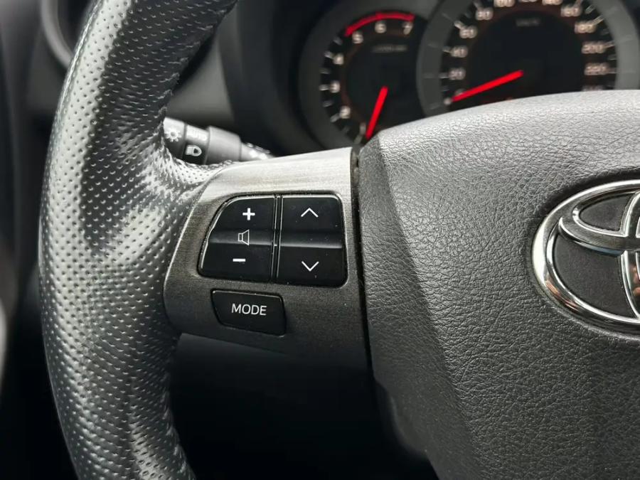 Melns Toyota RAV4 2011 Jelgava, ar dzinēja tilpumu 2.20 L un nobraukumu 231 tūkst. km par 6500 €, foto 26 vietnē AUTOMOTO.COM.LV