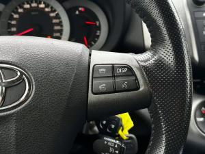 Melns Toyota RAV4 2011 Jelgava, ar dzinēja tilpumu 2.20 L un nobraukumu 231 tūkst. km par 6500 €, foto 27 vietnē AUTOMOTO.COM.LV