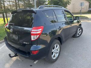 Melns Toyota RAV4 2011 Tauragė, ar dzinēja tilpumu 2.23 L un nobraukumu 228 tūkst. km par 4500 €, foto 4 vietnē AUTOMOTO.COM.LV