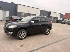 Black Toyota RAV4 2011 in Kaunas, with an engine capacity of 2.20 L and mileage of 235 thousand km for 7000 €, photo 4 on AUTOMOTO.COM.LV