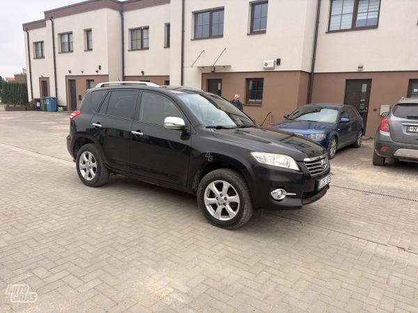 Melns Toyota RAV4 2011 Kauņa, ar dzinēja tilpumu 2.20 L un nobraukumu 235 tūkst. km par 7000 €, foto 8 vietnē AUTOMOTO.COM.LV