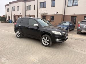 Black Toyota RAV4 2011 in Kaunas, with an engine capacity of 2.20 L and mileage of 235 thousand km for 7000 €, photo 8 on AUTOMOTO.COM.LV