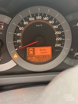 Black Toyota RAV4 2011 in Kaunas, with an engine capacity of 2.20 L and mileage of 235 thousand km for 7000 €, photo 9 on AUTOMOTO.COM.LV