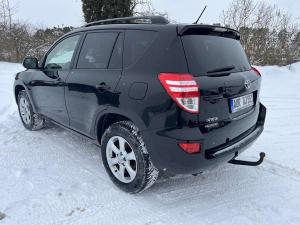 Melns Toyota RAV4 2012 Viļņa, ar dzinēja tilpumu 2.23 L un nobraukumu 191 tūkst. km par 7550 €, foto 7 vietnē AUTOMOTO.COM.LV