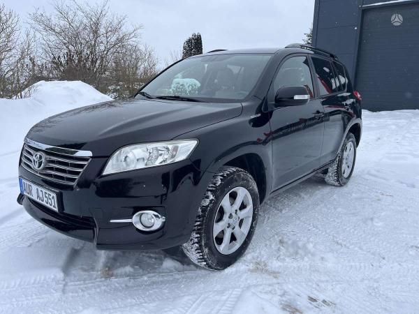Black Toyota RAV4 2012 in Vilnius, with an engine capacity of 2.23 L and mileage of 191 thousand km for 7550 €, photo 9 on AUTOMOTO.COM.LV