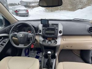 Melns Toyota RAV4 2012 Viļņa, ar dzinēja tilpumu 2.23 L un nobraukumu 191 tūkst. km par 7550 €, foto 17 vietnē AUTOMOTO.COM.LV