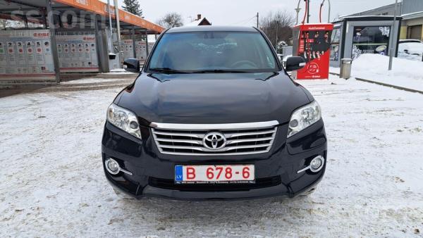 Melns Toyota RAV4 2012 Ogre, ar dzinēja tilpumu 2.20 L un nobraukumu 262 tūkst. km par 8150 €, foto 3 vietnē AUTOMOTO.COM.LV