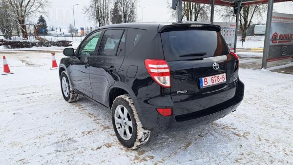 Melns Toyota RAV4 2012 Ogre, ar dzinēja tilpumu 2.20 L un nobraukumu 262 tūkst. km par 8150 €, foto 4 vietnē AUTOMOTO.COM.LV