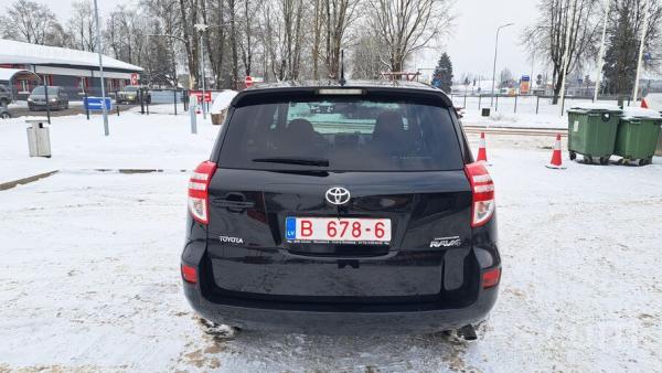 Melns Toyota RAV4 2012 Ogre, ar dzinēja tilpumu 2.20 L un nobraukumu 262 tūkst. km par 8150 €, foto 7 vietnē AUTOMOTO.COM.LV