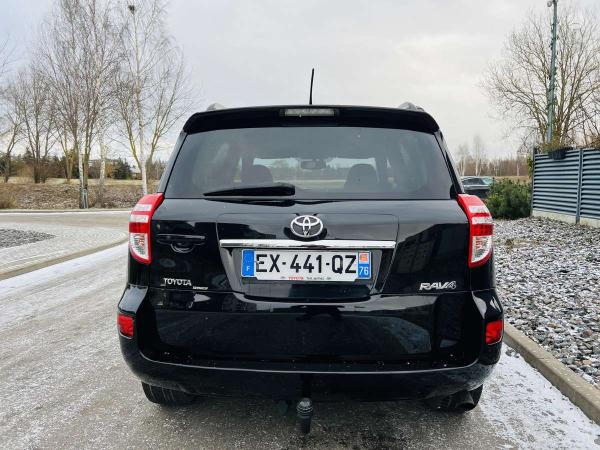 Black Toyota RAV4 2012 in Kaunas, with an engine capacity of 2.20 L and mileage of 262 thousand km for 7750 €, photo 8 on AUTOMOTO.COM.LV