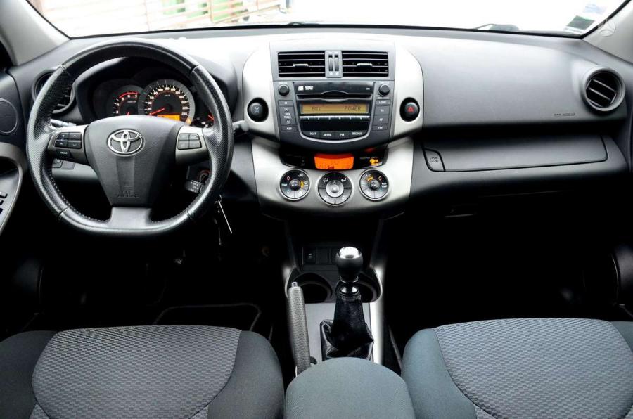 Melns Toyota RAV4 2012 Kauņa, ar dzinēja tilpumu 2.20 L un nobraukumu 230 tūkst. km par 7500 €, foto 2 vietnē AUTOMOTO.COM.LV