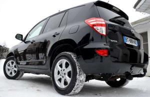 Melns Toyota RAV4 2012 Kauņa, ar dzinēja tilpumu 2.20 L un nobraukumu 230 tūkst. km par 7500 €, foto 9 vietnē AUTOMOTO.COM.LV