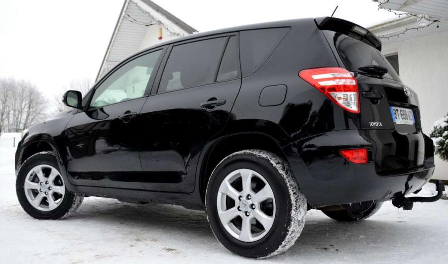Melns Toyota RAV4 2012 Kauņa, ar dzinēja tilpumu 2.20 L un nobraukumu 230 tūkst. km par 7500 €, foto 14 vietnē AUTOMOTO.COM.LV