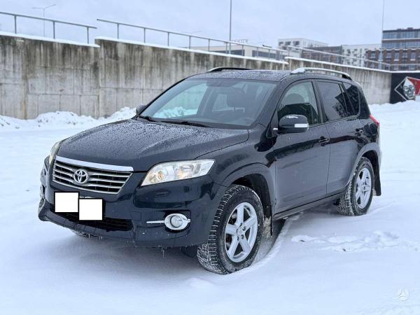 Black Toyota RAV4 2012 in Vilnius, with an engine capacity of 2.23 L and mileage of 149 thousand km for 8300 €, photo 1 on AUTOMOTO.COM.LV