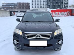 Black Toyota RAV4 2012 in Ukmerge, with an engine capacity of 2.20 L and mileage of 149 thousand km for 7300 €, photo 2 on AUTOMOTO.COM.LV