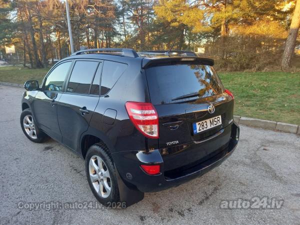 Black Toyota RAV4 2012 in Saue, with an engine capacity of 2.00 L and mileage of 301 thousand km for 5900 €, photo 2 on AUTOMOTO.COM.LV