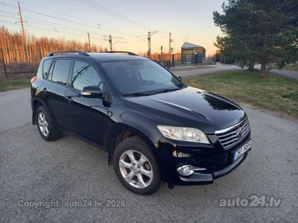 Black Toyota RAV4 2012 in Saue, with an engine capacity of 2.00 L and mileage of 301 thousand km for 5900 €, photo 4 on AUTOMOTO.COM.LV