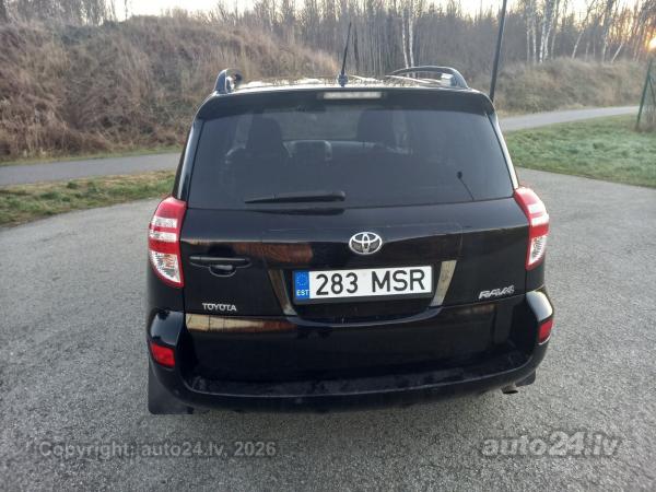 Black Toyota RAV4 2012 in Saue, with an engine capacity of 2.00 L and mileage of 301 thousand km for 5900 €, photo 5 on AUTOMOTO.COM.LV