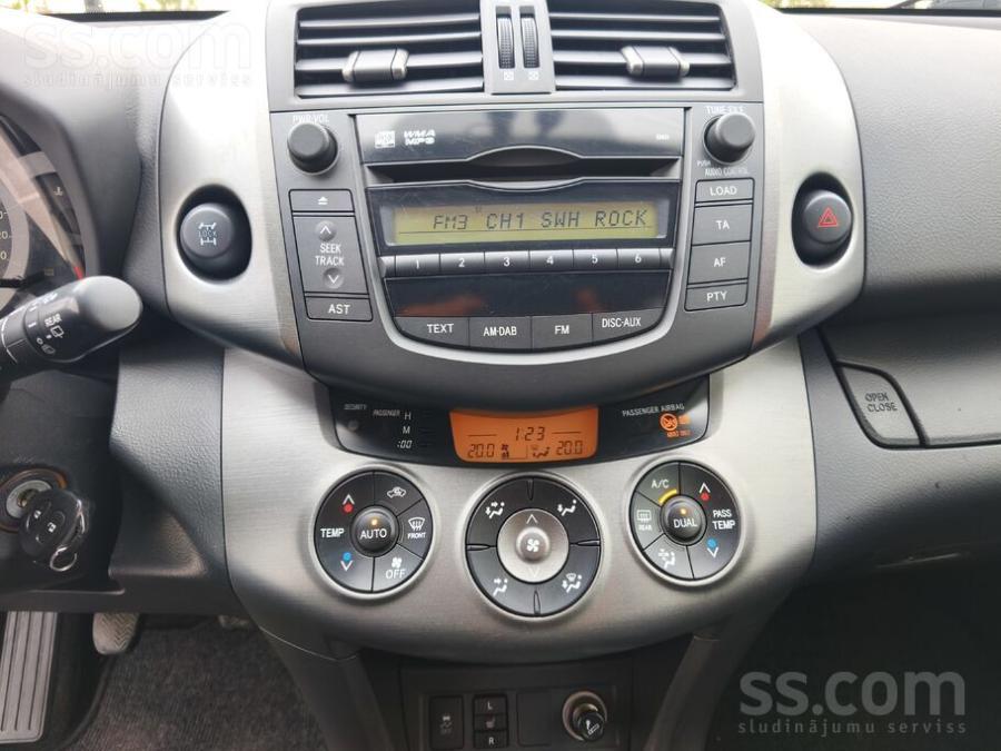 Melns Toyota RAV4 2012 Rīga, ar dzinēja tilpumu 2.20 L un nobraukumu 0 tūkst. km par 8200 €, foto 12 vietnē AUTOMOTO.COM.LV