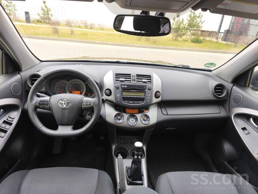 Melns Toyota RAV4 2012 Rīga, ar dzinēja tilpumu 2.20 L un nobraukumu 0 tūkst. km par 8200 €, foto 13 vietnē AUTOMOTO.COM.LV