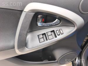 Melns Toyota RAV4 2012 Rīga, ar dzinēja tilpumu 2.20 L un nobraukumu 0 tūkst. km par 8200 €, foto 14 vietnē AUTOMOTO.COM.LV