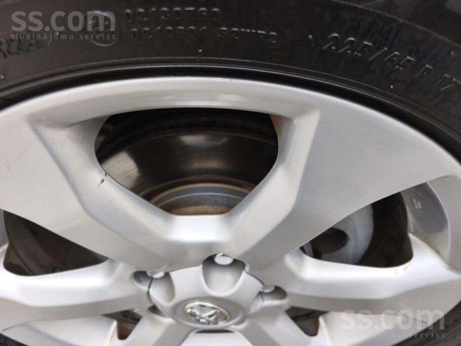 Melns Toyota RAV4 2012 Rīga, ar dzinēja tilpumu 2.20 L un nobraukumu 0 tūkst. km par 8200 €, foto 16 vietnē AUTOMOTO.COM.LV