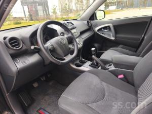 Melns Toyota RAV4 2012 Rīga, ar dzinēja tilpumu 2.20 L un nobraukumu 0 tūkst. km par 8200 €, foto 19 vietnē AUTOMOTO.COM.LV